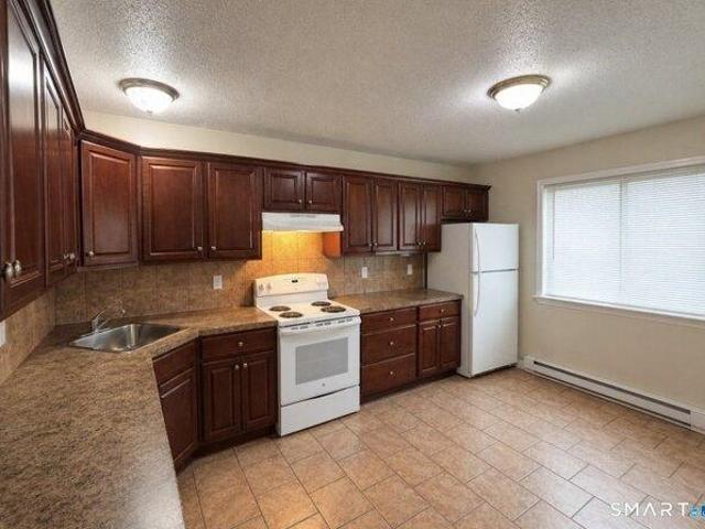 house with 2 bedroom, Waterbury CT ES104152656