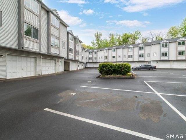 house with 2 bedroom, Waterbury CT ES104189436