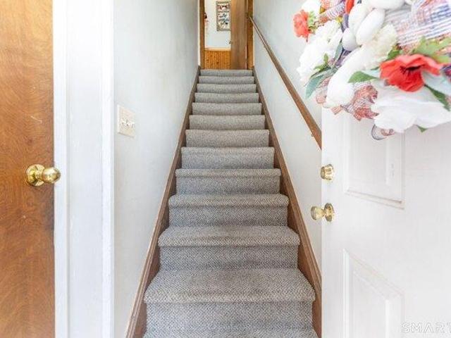 house with 2 bedroom, Waterbury CT ES104236337