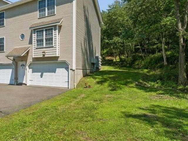 house with 2 bedroom, Waterbury CT ES105124960