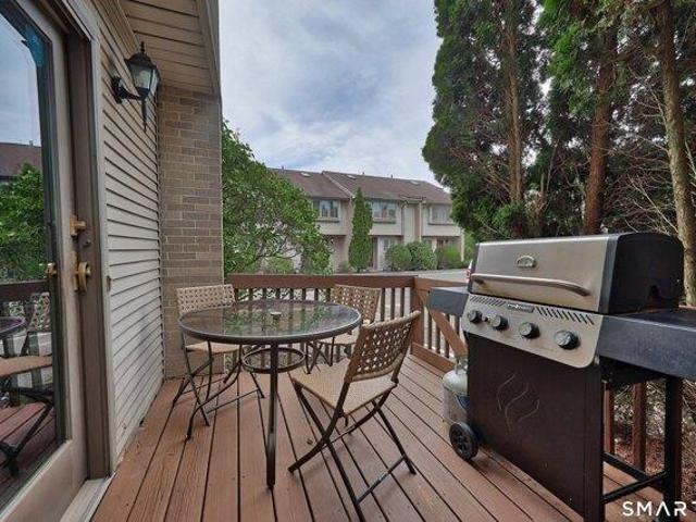 house with 2 bedroom, Waterbury CT ES105158194