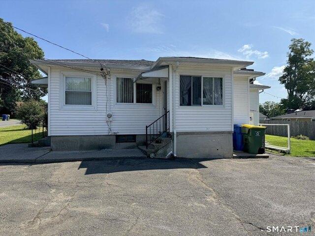house with 2 bedroom, Waterbury CT ES105159516