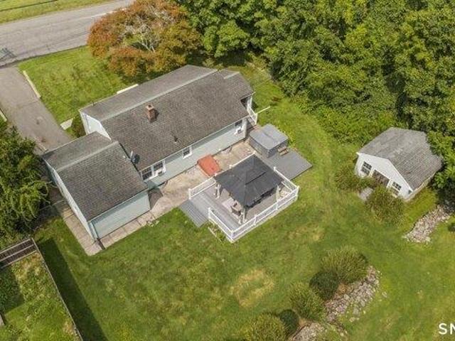 house with 2 bedroom, Waterbury CT ES105176314