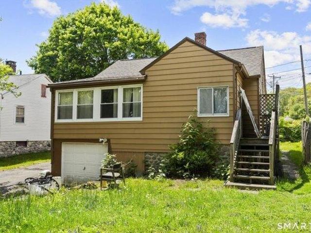 house with 2 bedroom, Waterbury CT ES105202315