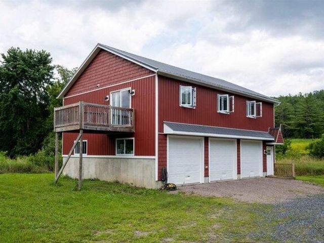house with 2 bedroom, Waterbury VT ES105202340