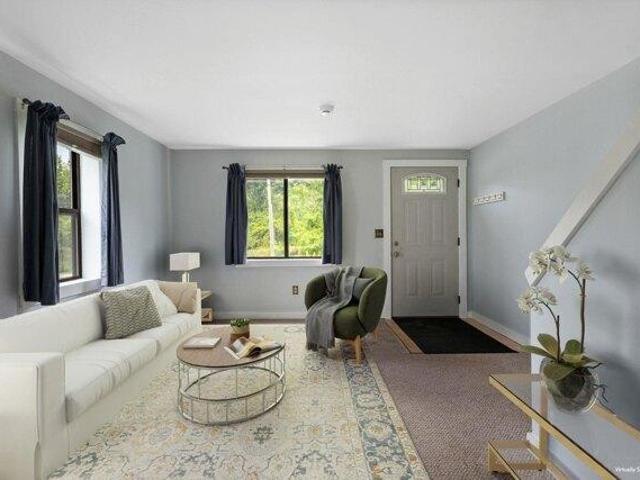 house with 2 bedroom, Waterbury VT ES105203548
