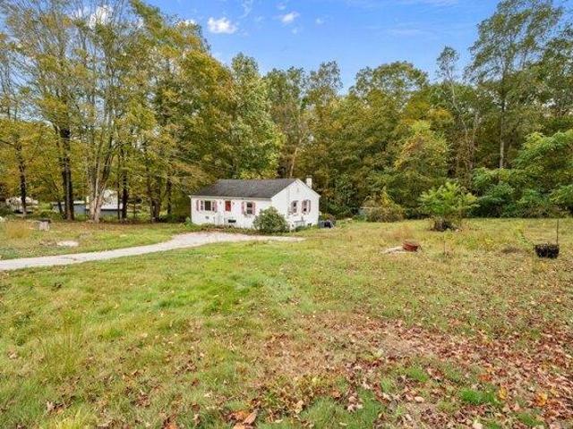 house with 2 bedroom, Waterford CT ES103966859
