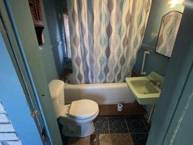house with 2 bedroom, Waterford CT ES104296156