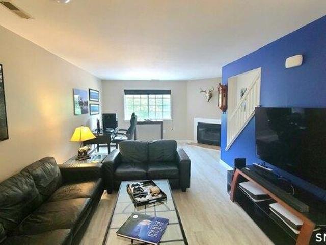 house with 2 bedroom, Waterford CT ES105424801