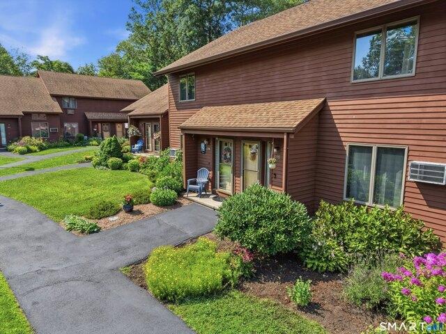 house with 2 bedroom, Waterford CT ES105191478