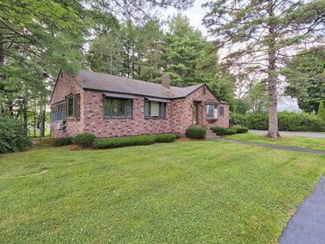 house with 2 bedroom, Waterville ME ES104904846