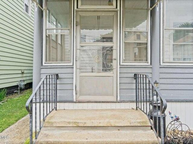 house with 2 bedroom, Watervliet NY ES104909418