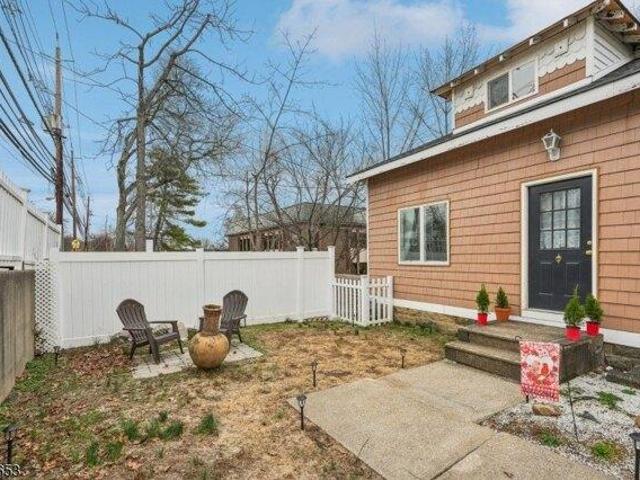house with 2 bedroom, Wayne NJ ES104407702