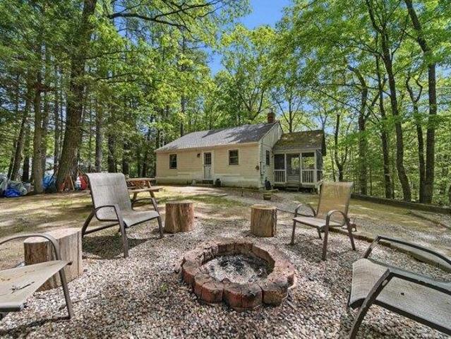 house with 2 bedroom, Weare NH ES103251011