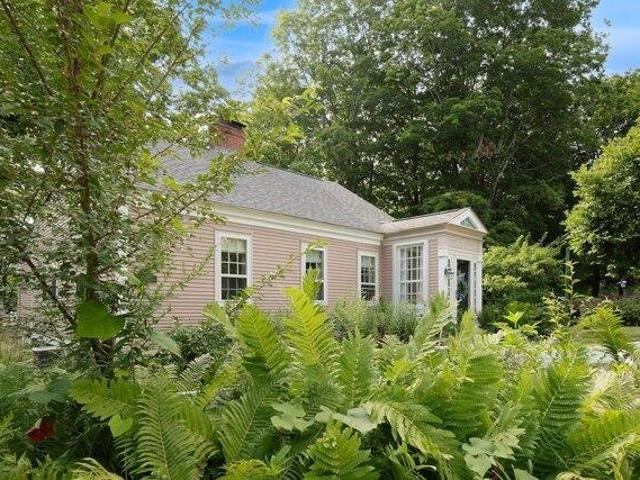 house with 2 bedroom, Weare NH ES105232212