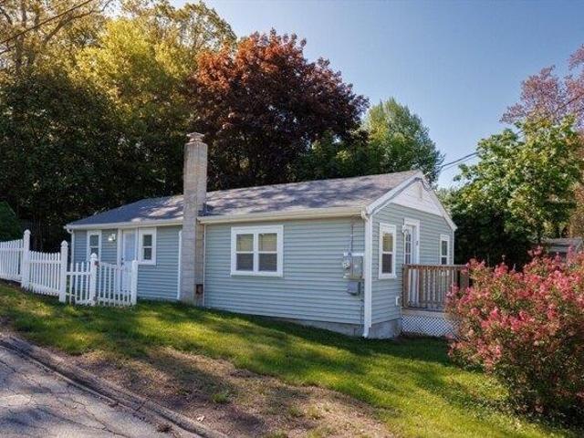 house with 2 bedroom, Webster MA ES103249680