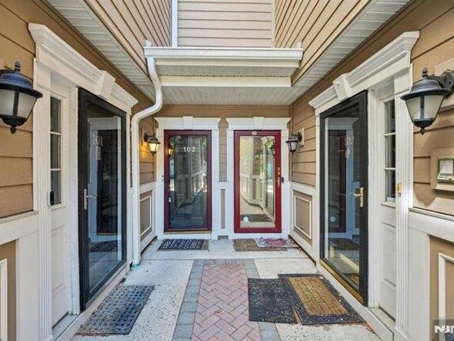 house with 2 bedroom, West New York NJ ES102826214