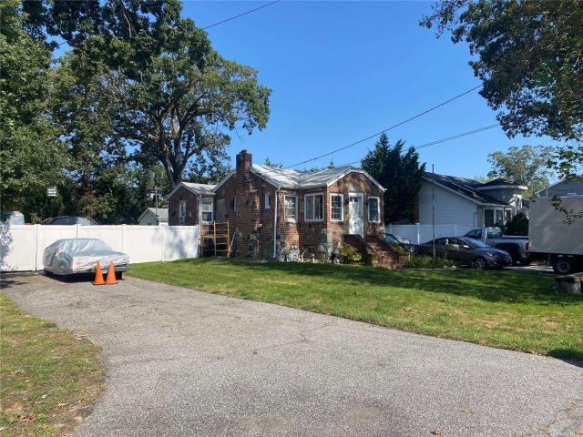 house with 2 bedroom, West Babylon NY DS72692316