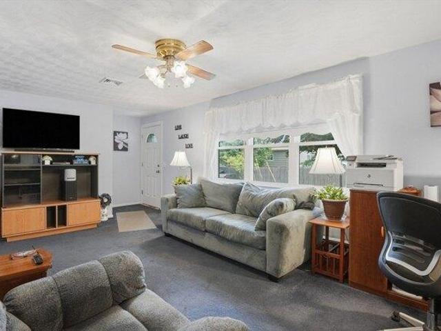 house with 2 bedroom, West Boylston MA ES105205501