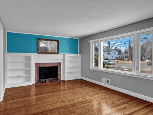 house with 2 bedroom, West Hartford CT DLS89651585