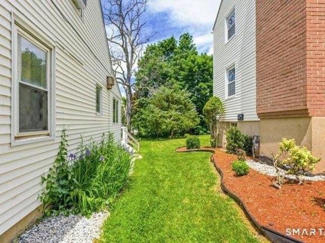 house with 2 bedroom, West Hartford CT ES104112106