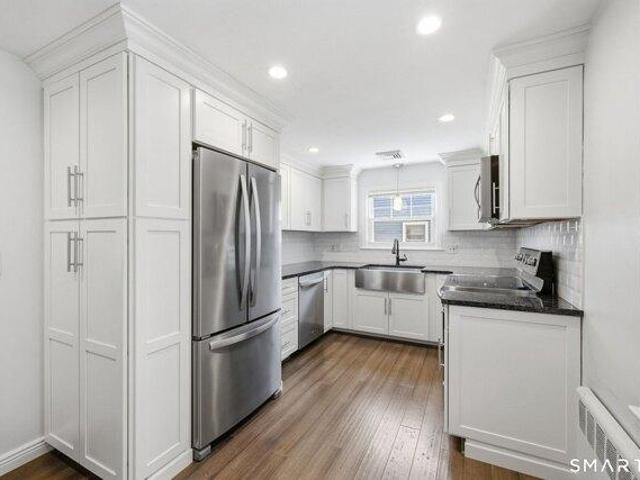 house with 2 bedroom, West Hartford CT ES104445630