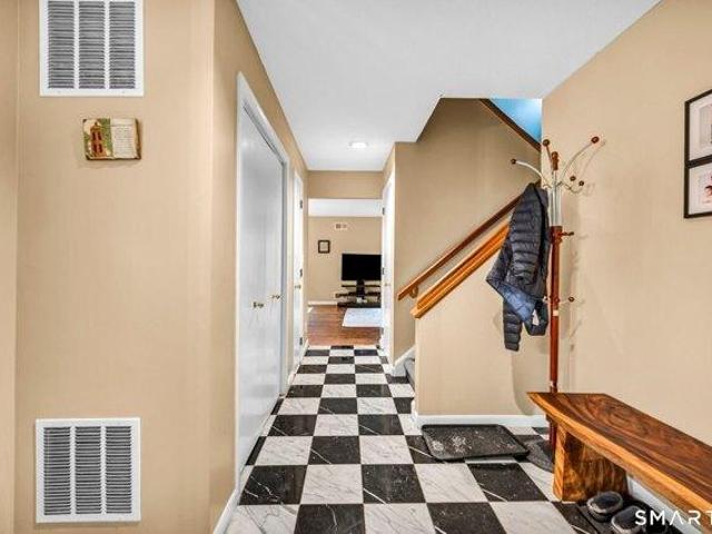 house with 2 bedroom, West Hartford CT ES104905858