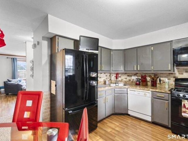 house with 2 bedroom, West Haven CT ES104331401