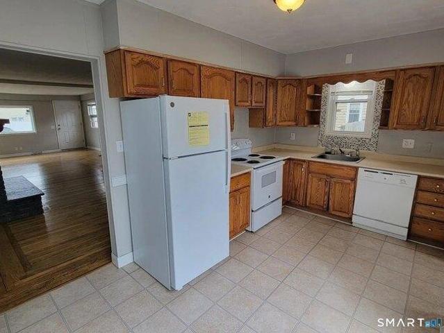 house with 2 bedroom, West Haven CT ES104809783