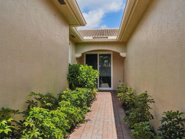 house with 2 bedroom, West Palm Beach FL DLS100973365