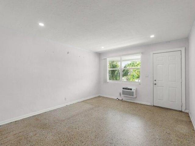 house with 2 bedroom, West Palm Beach FL ES104899045