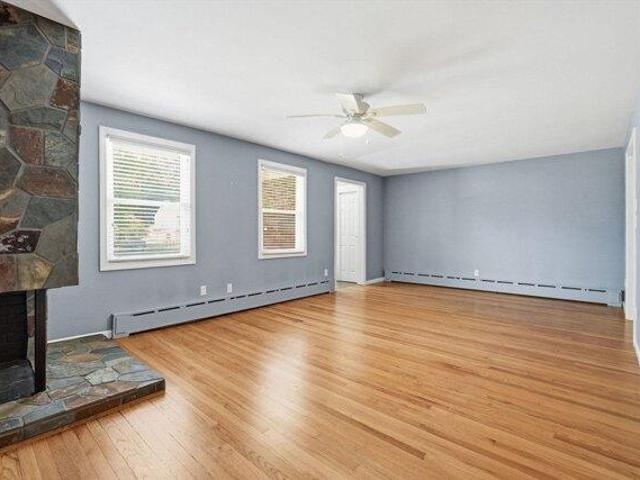 house with 2 bedroom, West Springfield MA ES105141809