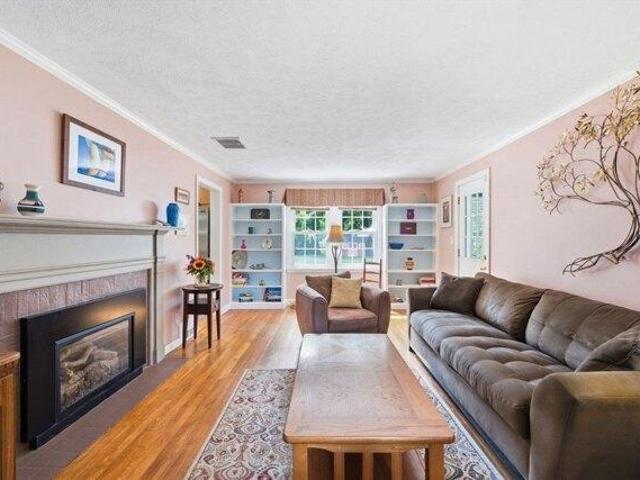 house with 2 bedroom, West Springfield MA ES105207747