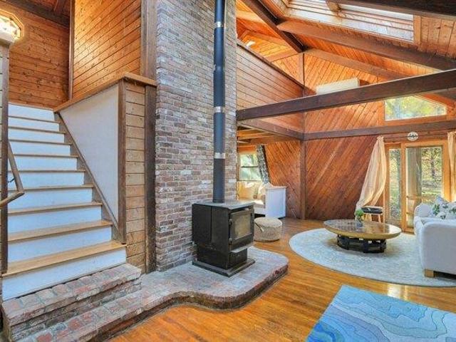 house with 2 bedroom, West Tisbury MA DS101998549