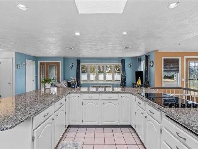 house with 2 bedroom, West Warwick RI DLS102565621