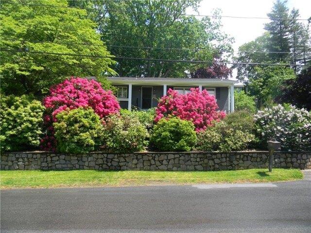 house with 2 bedroom, West Warwick RI ES103432034
