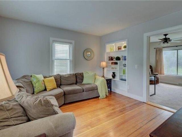 house with 2 bedroom, West Warwick RI ES103127419