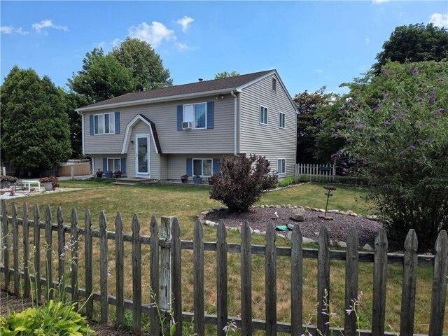 house with 2 bedroom, West Warwick RI ES104542221