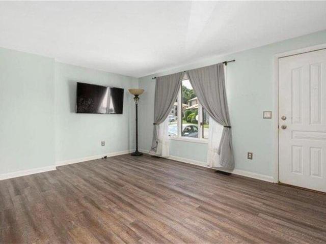 house with 2 bedroom, West Warwick RI ES104543435
