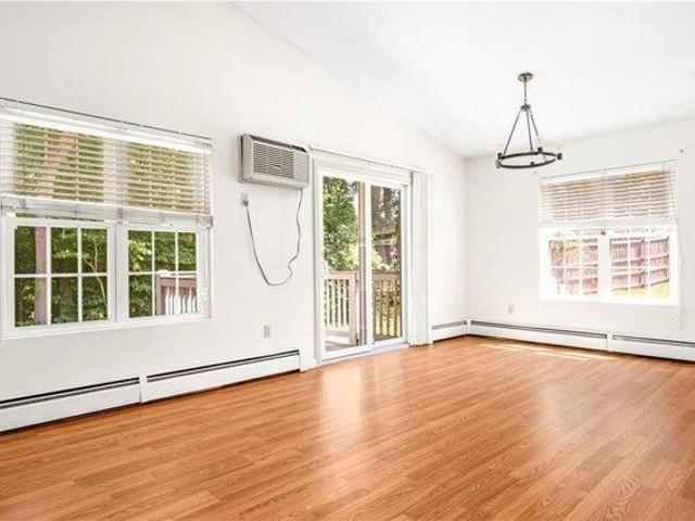 house with 2 bedroom, West Warwick RI ES105094107