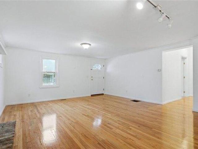 house with 2 bedroom, West Warwick RI ES105115200
