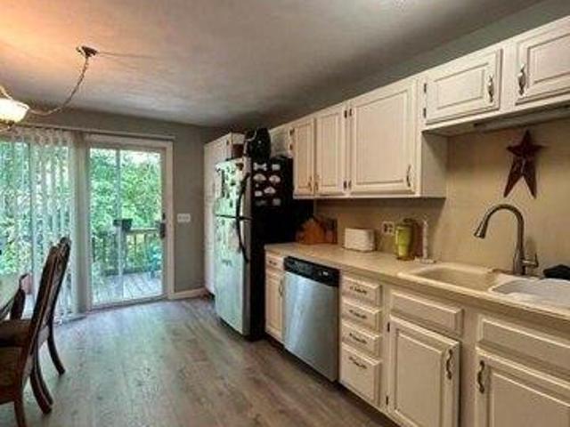 house with 2 bedroom, West Warwick RI ES105123804