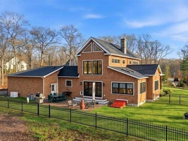 house with 2 bedroom, Westerly RI DS102370397