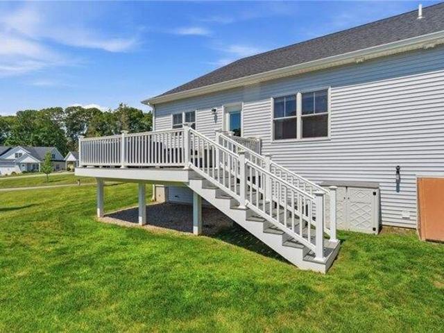 house with 2 bedroom, Westerly RI ES105144633
