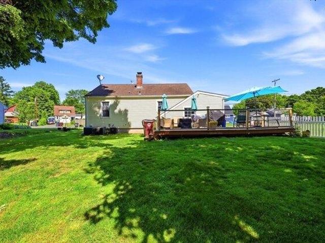 house with 2 bedroom, Westfield MA ES103662536