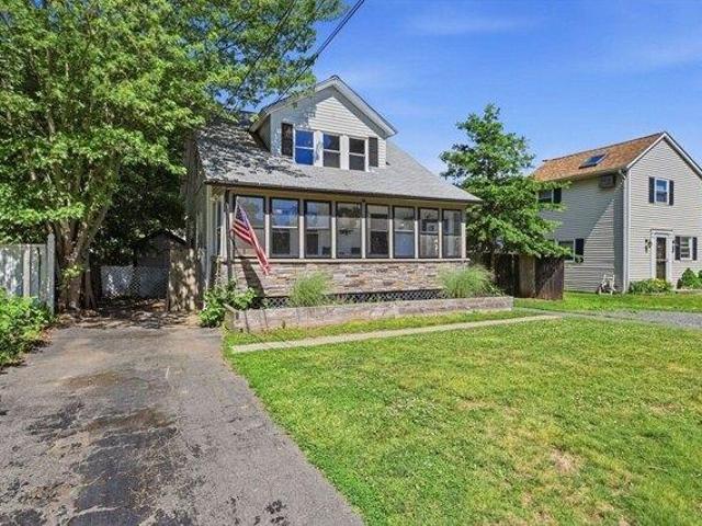 house with 2 bedroom, Westfield MA ES105061306