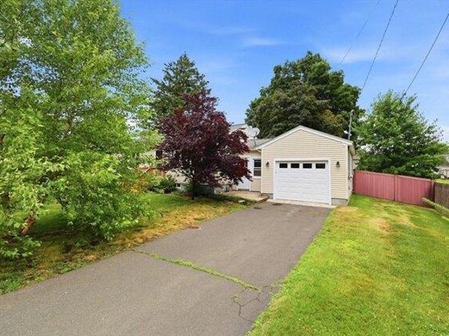 house with 2 bedroom, Westfield MA ES105094516