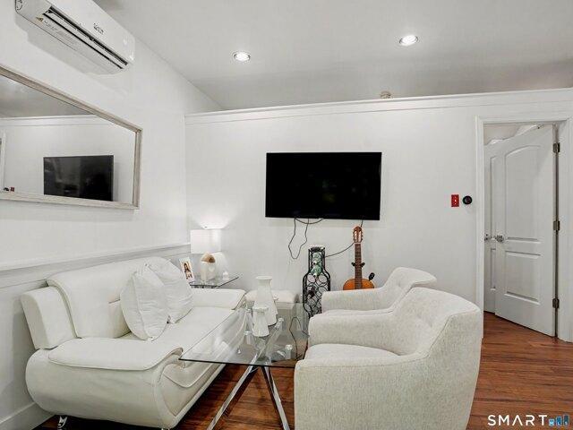 house with 2 bedroom, Weston CT ES104849895