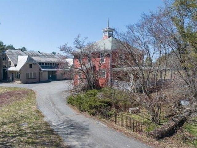 house with 2 bedroom, Weston MA ES104445627