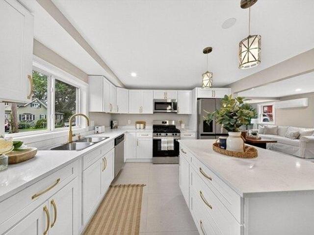 house with 2 bedroom, Westport MA ES105106406